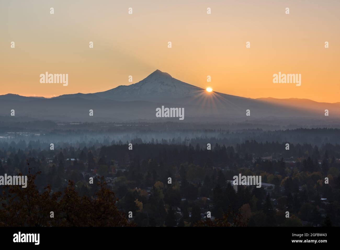 Beautiful morning sunrise landscape over Mt Hood and Portland Oregon ...