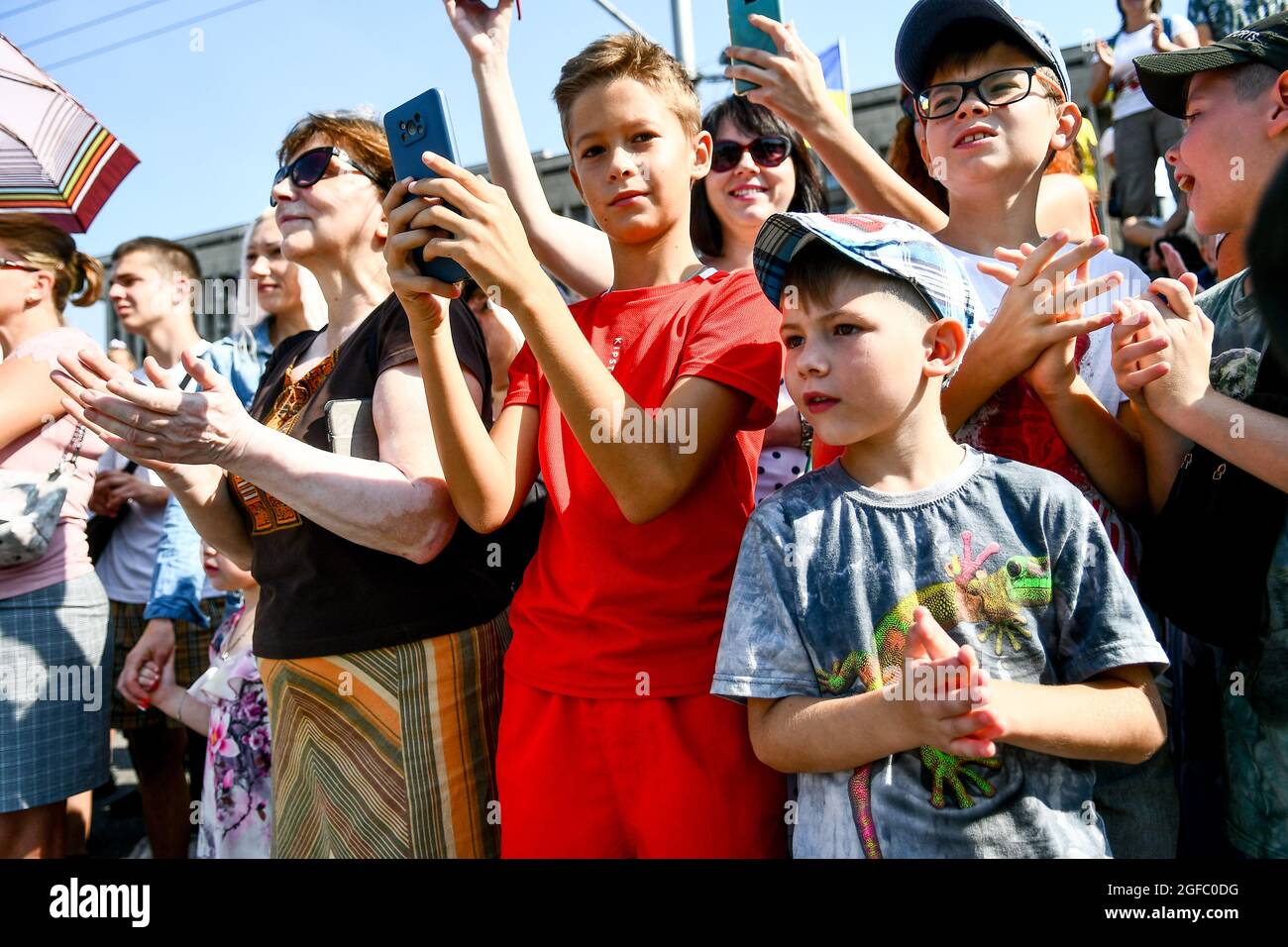 Non Exclusive: ZAPORIZHZHIA, UKRAINE - AUGUST 24, 2021 - Adults and ...