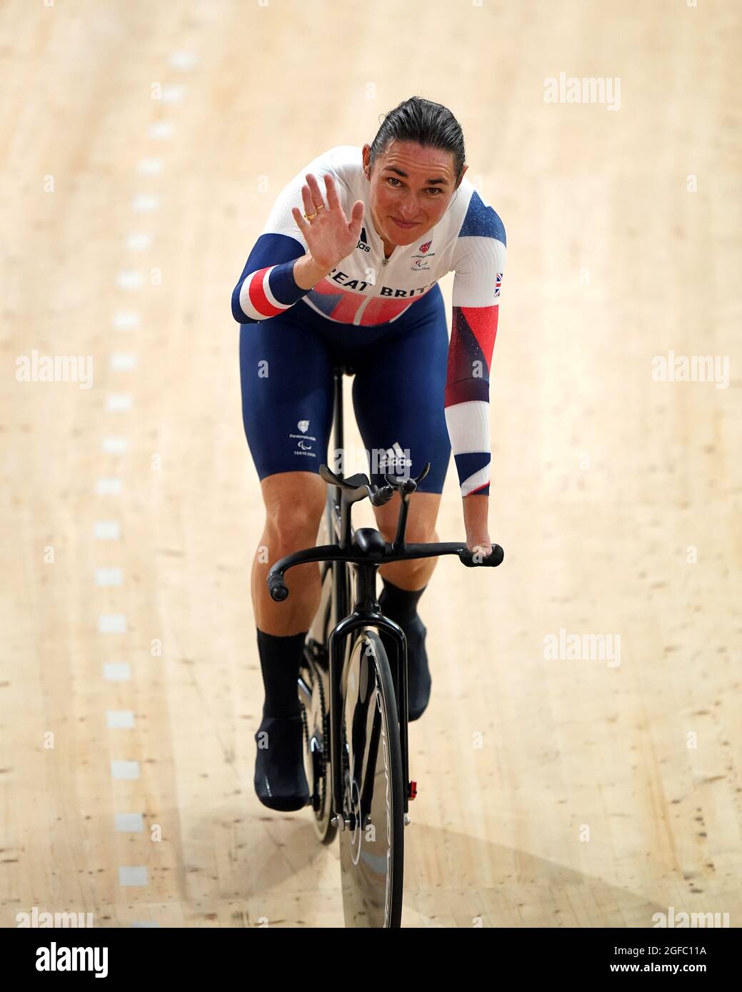 Great Britain's Dame Sarah Storey celebrates winning Gold in the Women ...