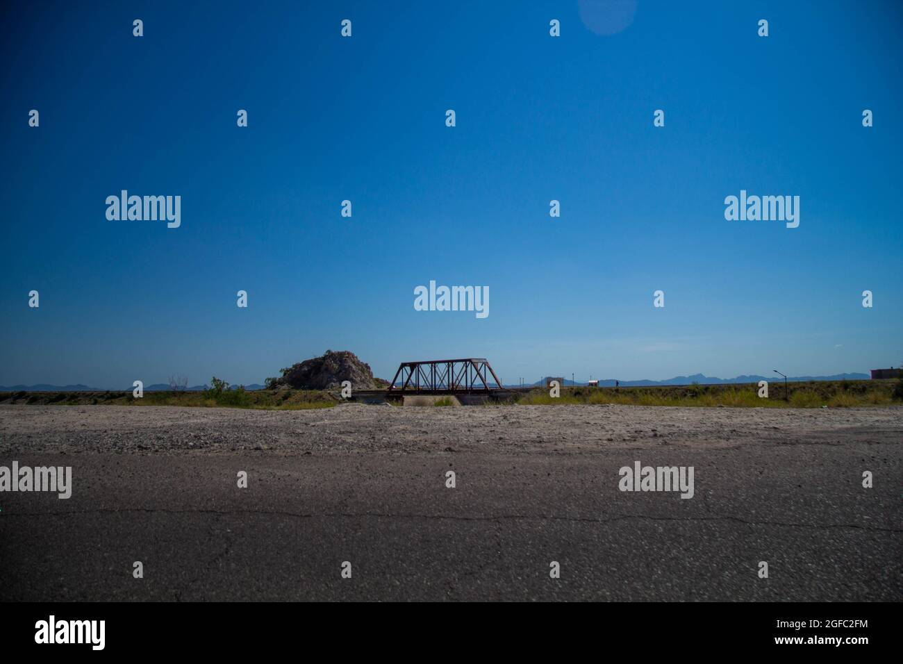 Steel bridge for the railroad tracks in the Abelardo L. Rodríguez Dam ...