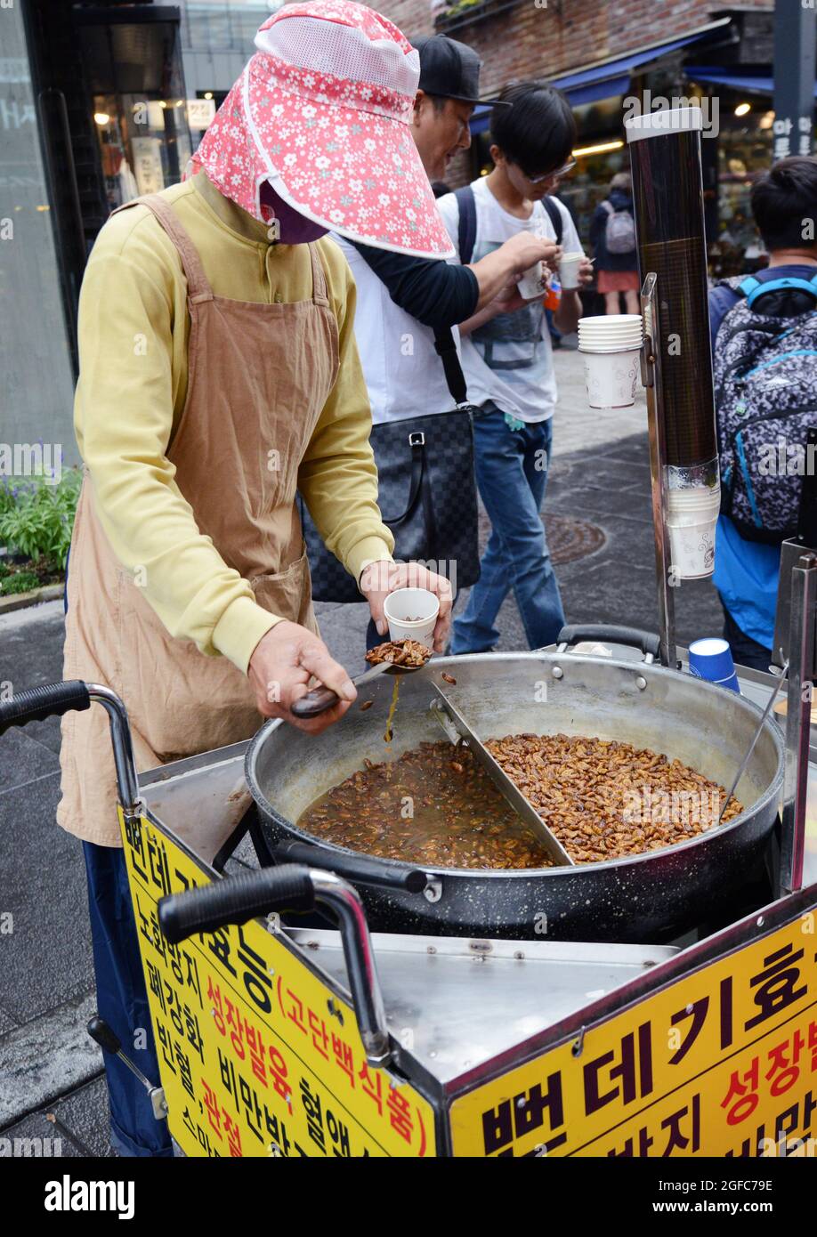 Beoundegi silkworm pupa snack vendor on Insadong-gil pedestrian street ...