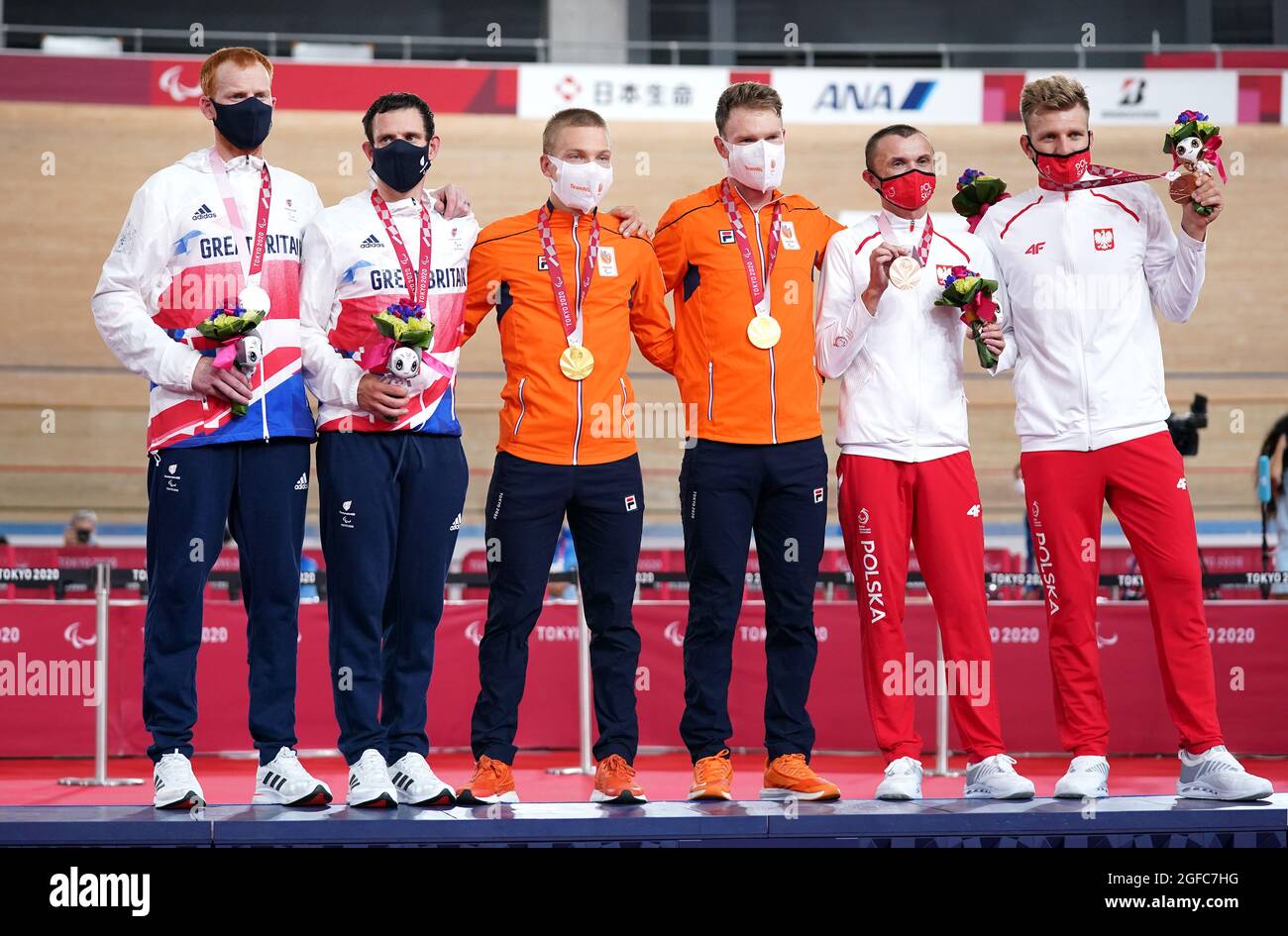 Great Britain's Stephen Bate with pilot Adam Duggleby (left ...