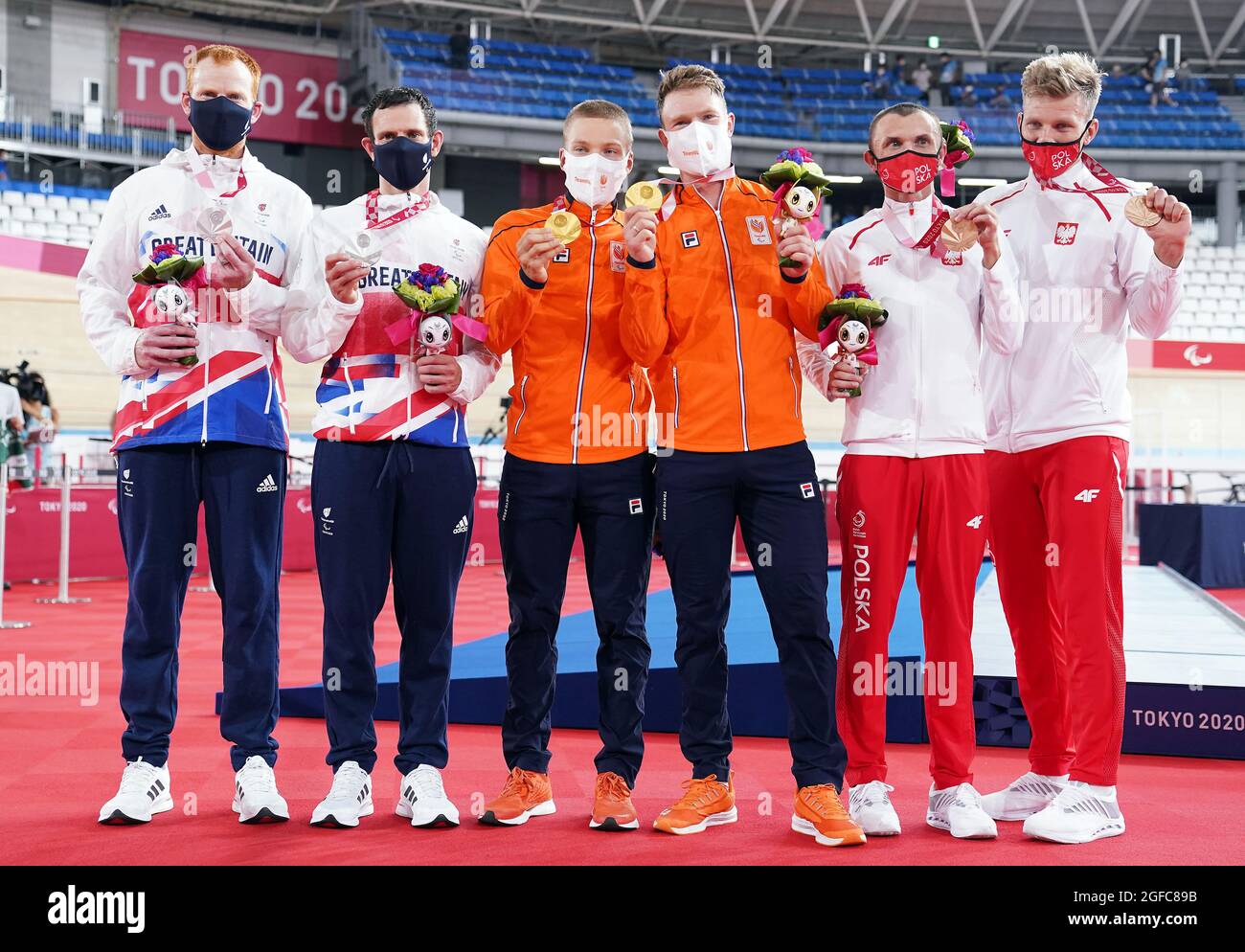 Great Britain's Stephen Bate with pilot Adam Duggleby (left ...