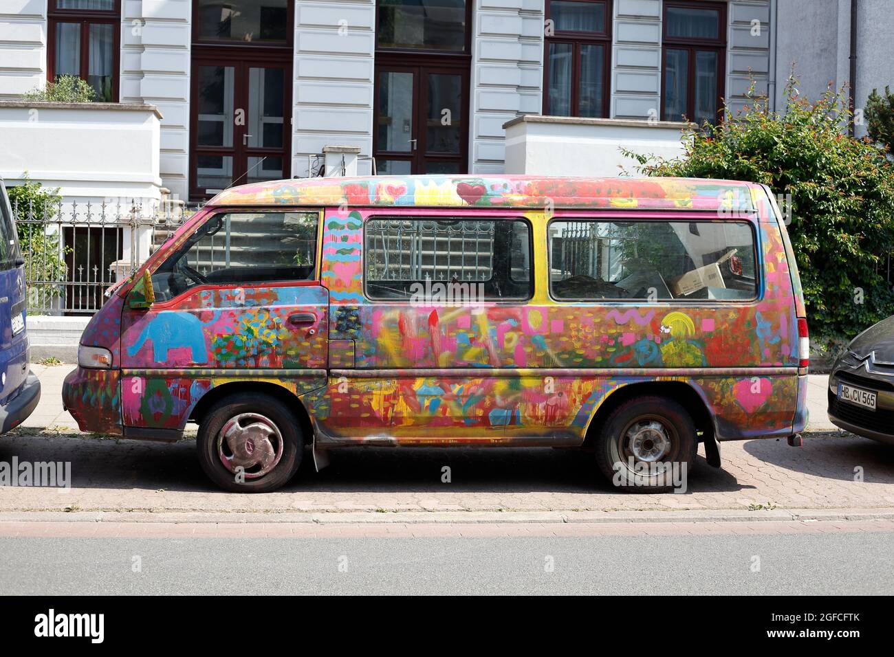 Oldtimer minibus hi-res stock photography and images - Alamy