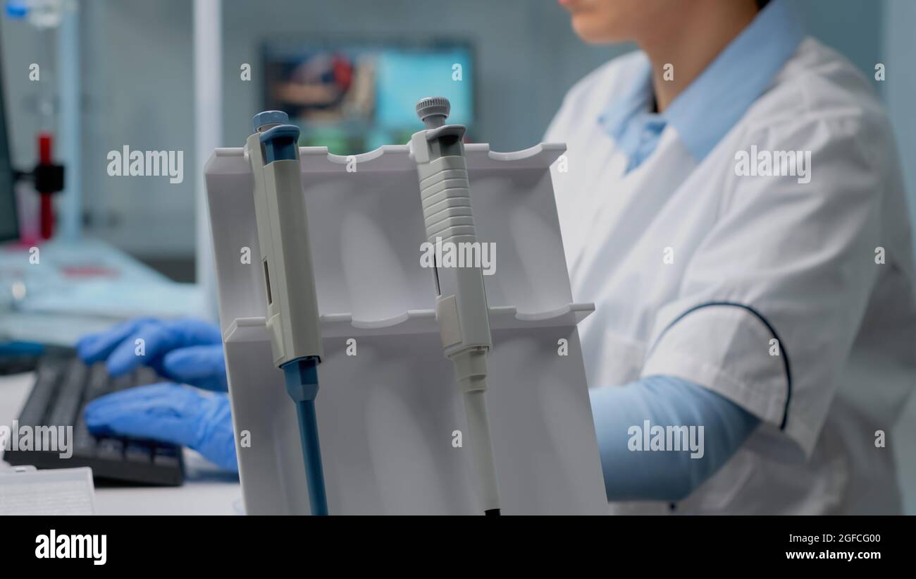 Laboratory analysis micropipette liquid hi-res stock photography and ...