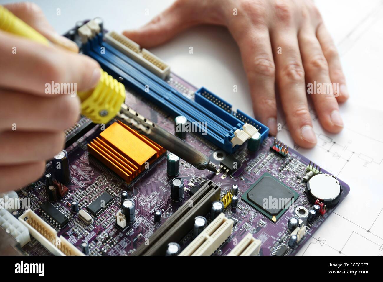 Man hands repair computer parts Stock Photo - Alamy