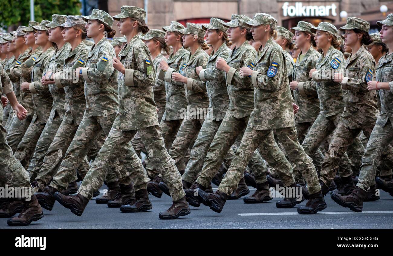 Infantrymen march hi-res stock photography and images - Alamy