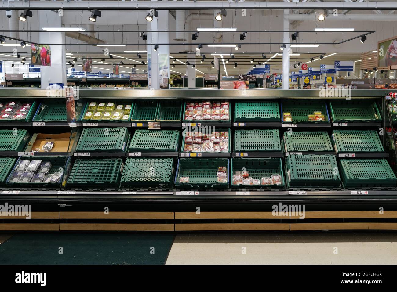 Empty fruit and veg shelves in a Cardiff supermarket Stock Photo - Alamy