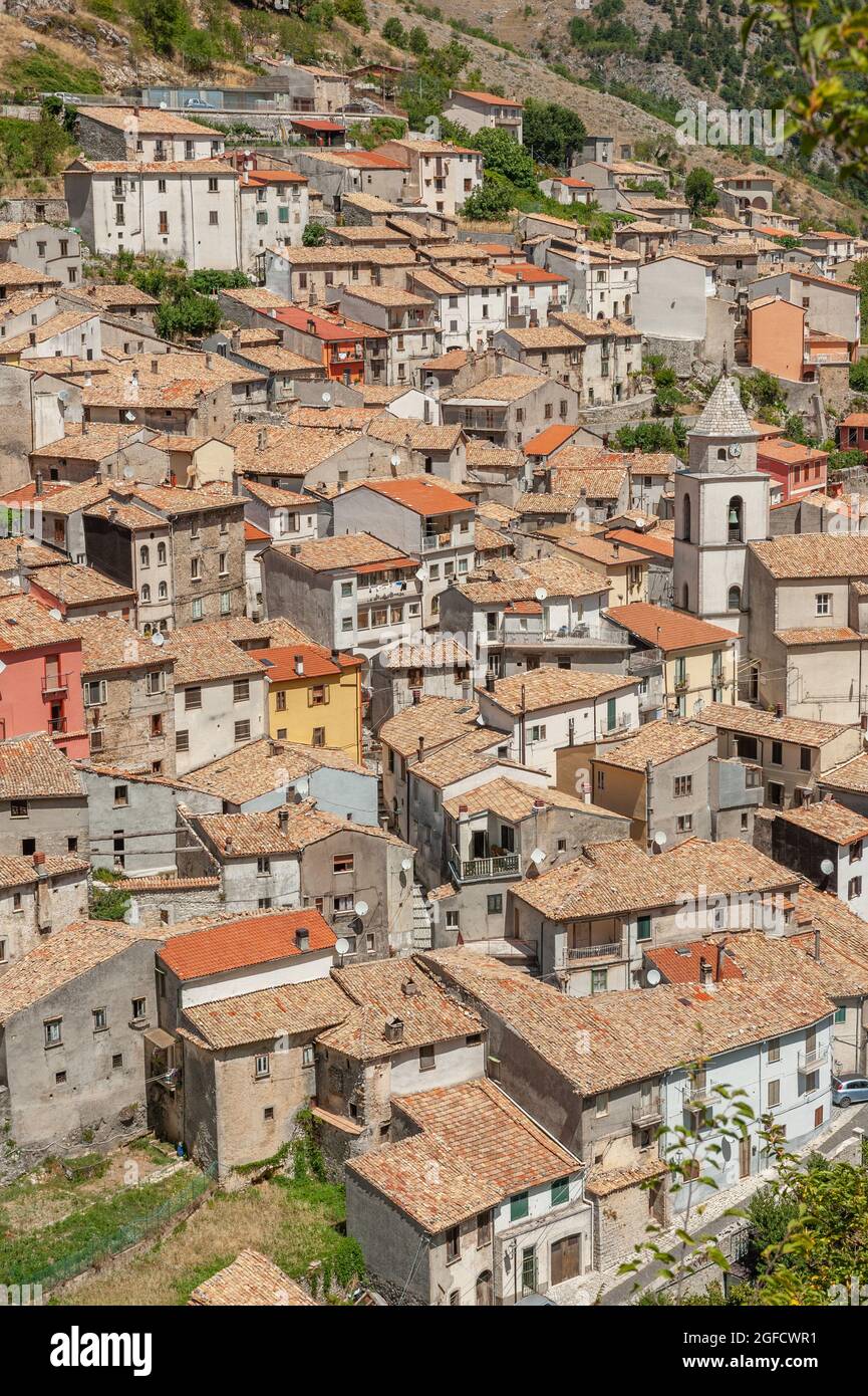 The ancient village of Roccamandolfi in Molise Stock Photo - Alamy
