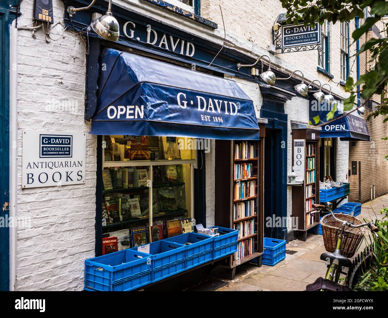 Cambridge bookseller hi-res stock photography and images - Alamy