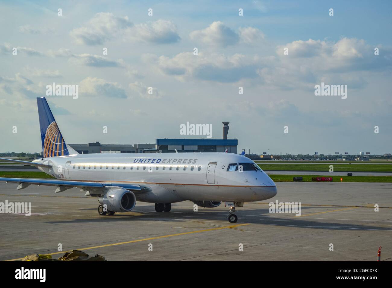 ready to fly waiting for the flight in the Airport Stock Photo - Alamy