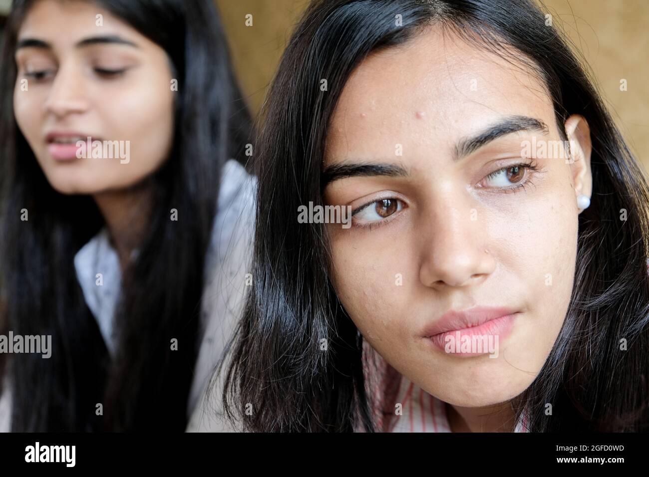 Two students talking, arguing hi-res stock photography and images - Alamy