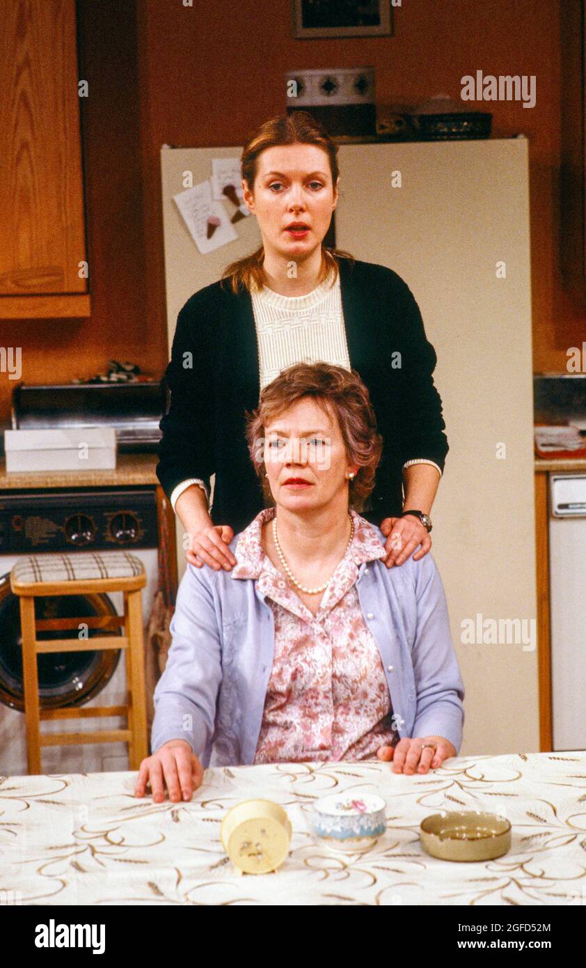 Susan Wooldridge (Jessie Cates - standing), Marjorie Yates (Thelma ...