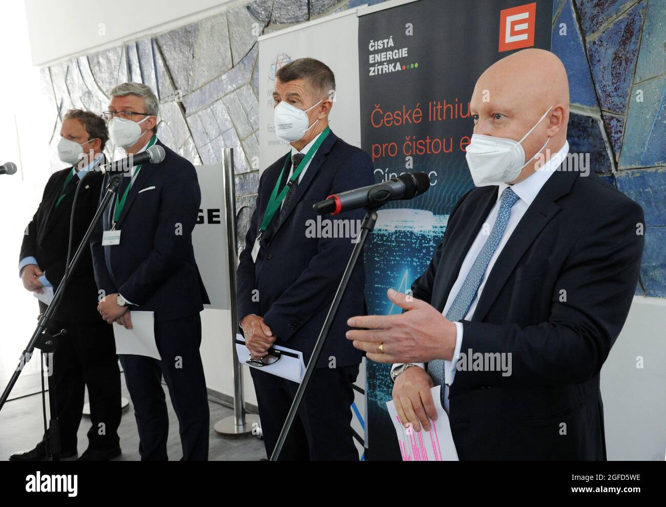 From left to right rector of University of Chemistry and Technology in ...