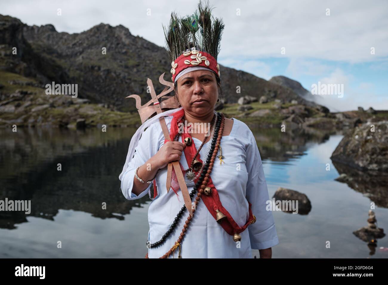 Tibetan man traditional dress hi-res stock photography and images - Alamy