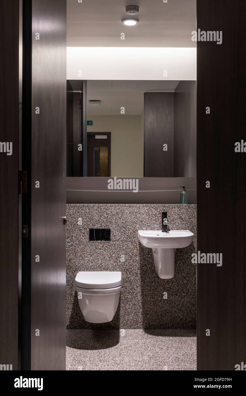 WC. 100 Liverpool Street, London, United Kingdom. Architect: Hopkins ...