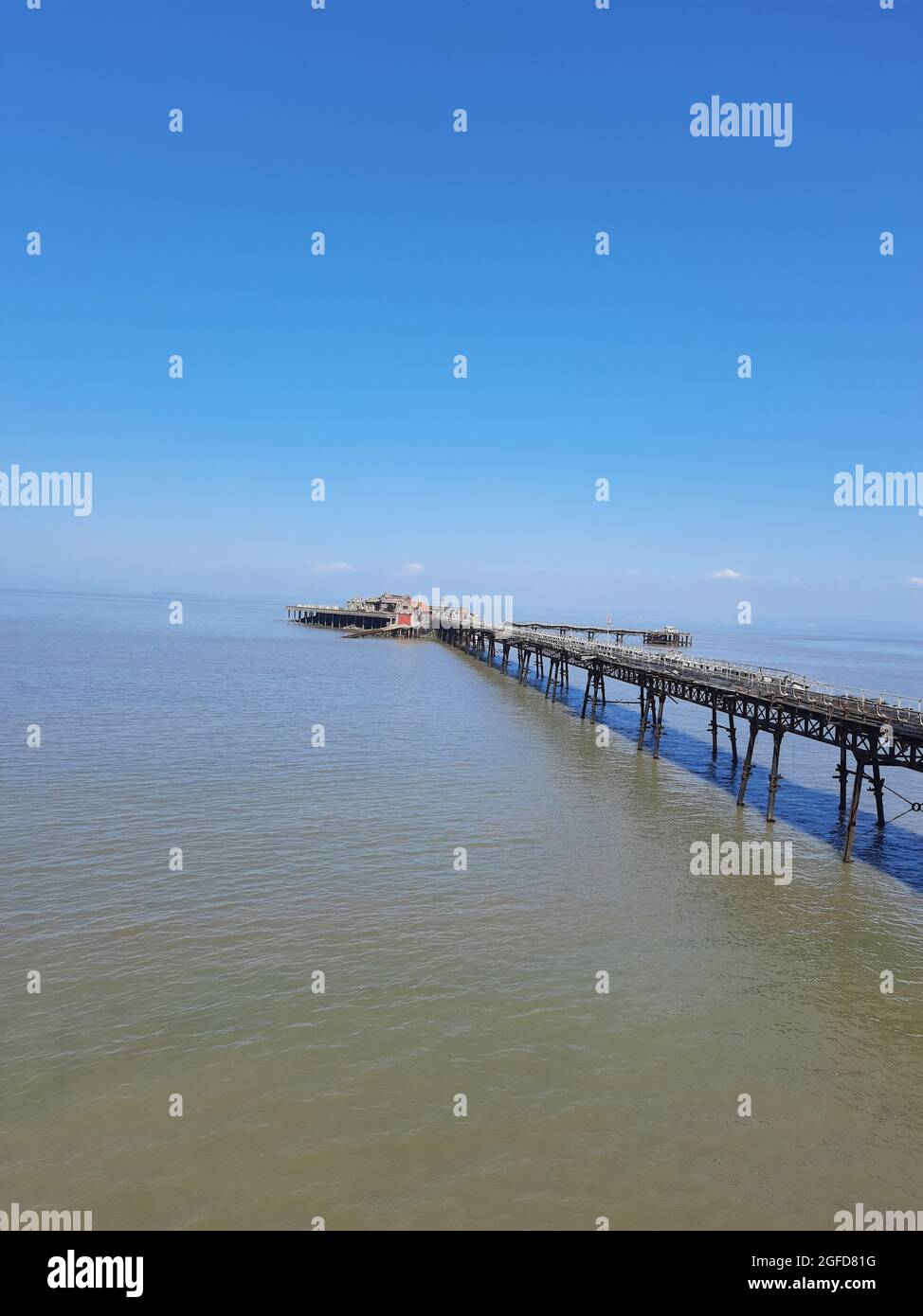 Under docks hi-res stock photography and images - Alamy