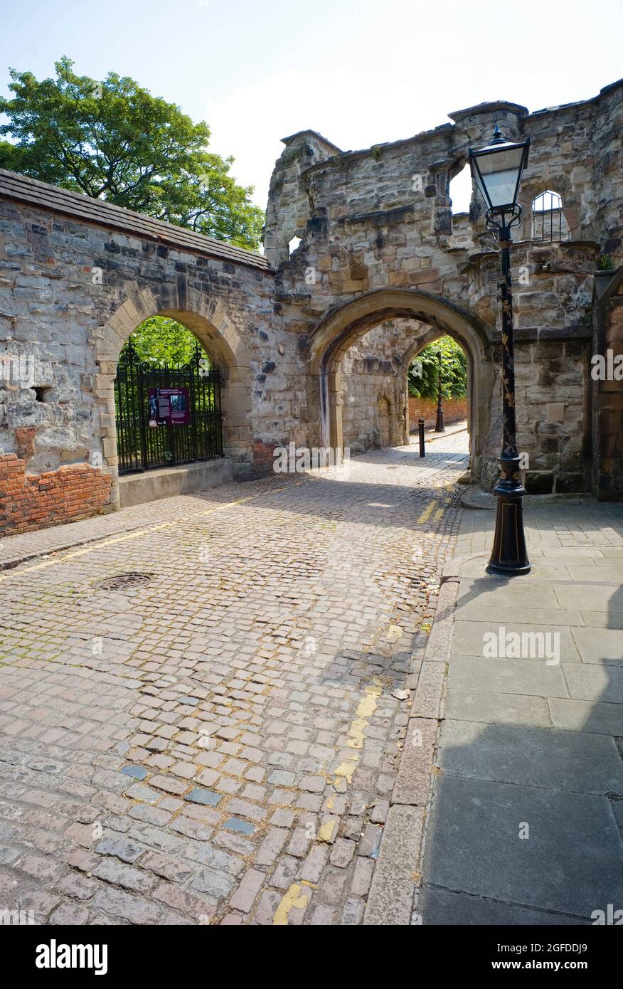 Turret Gateway part of Leicester Castle walls Stock Photo - Alamy