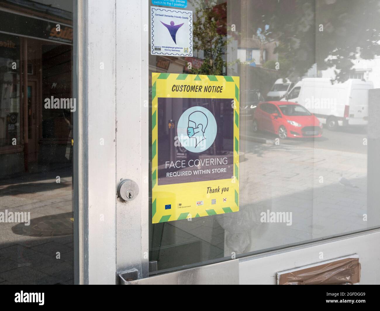 Customer notice hi-res stock photography and images - Alamy