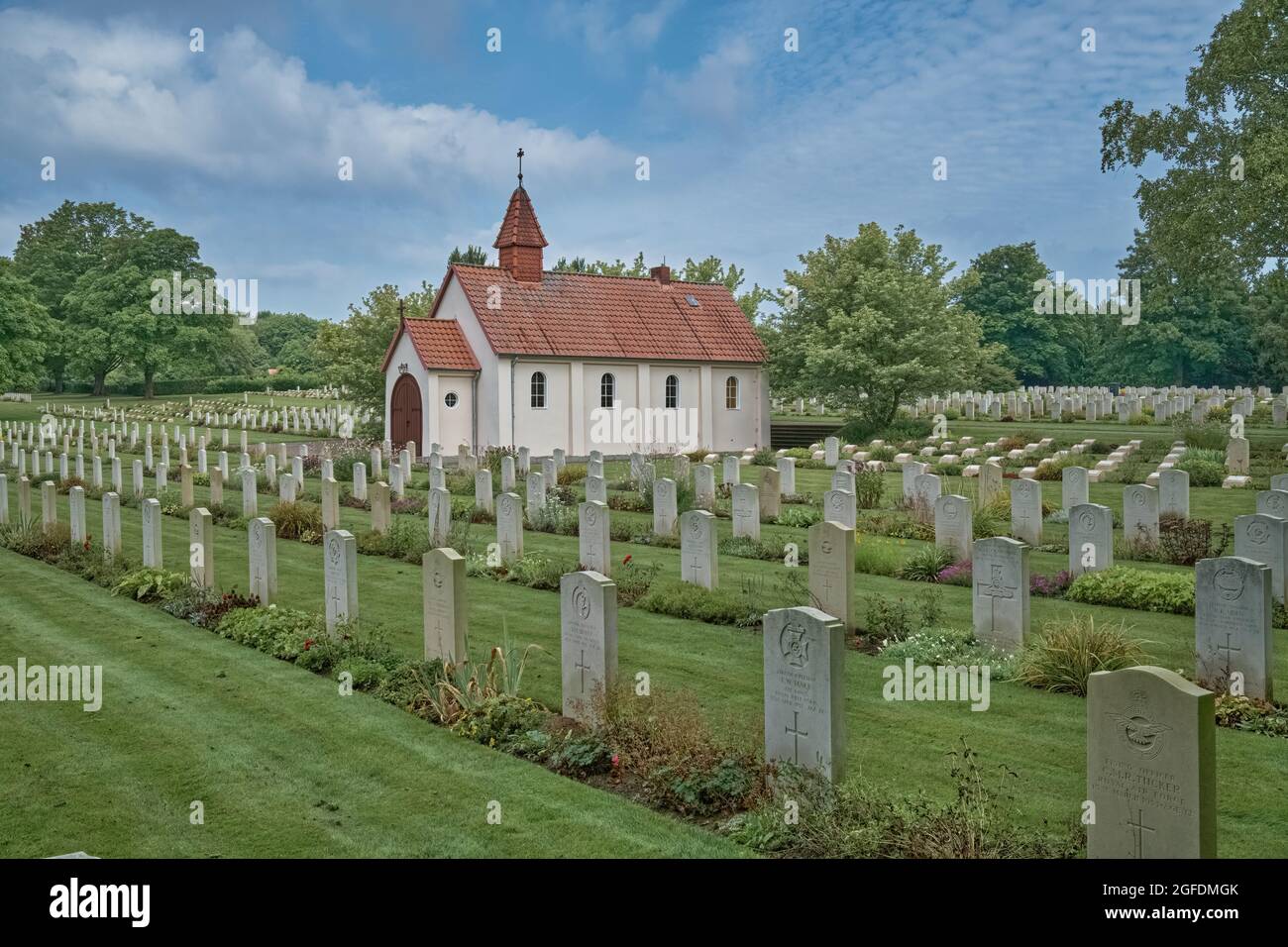 Chapel of Hanover War Cemetery (CWGC) 2. WW and Military Cemetery ...