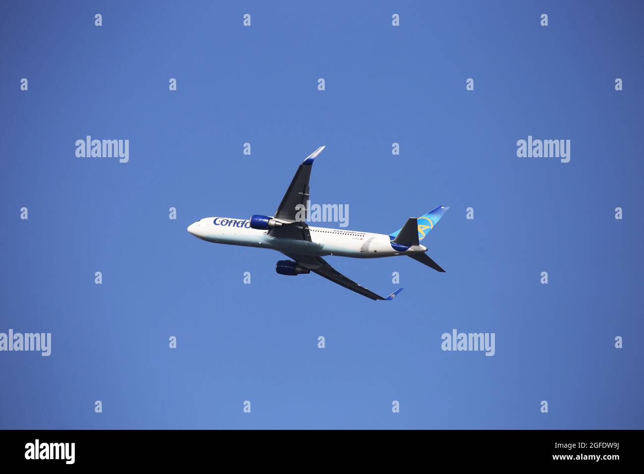 A passenger plane of the German airline "Condor" takes off at Frankfurt ...