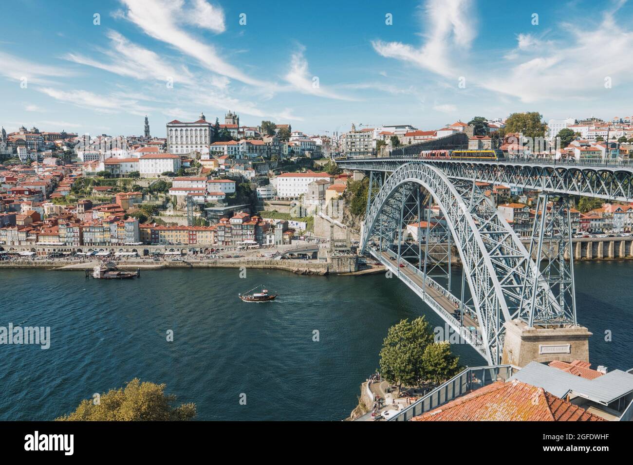 Oporto bridge hi-res stock photography and images - Alamy