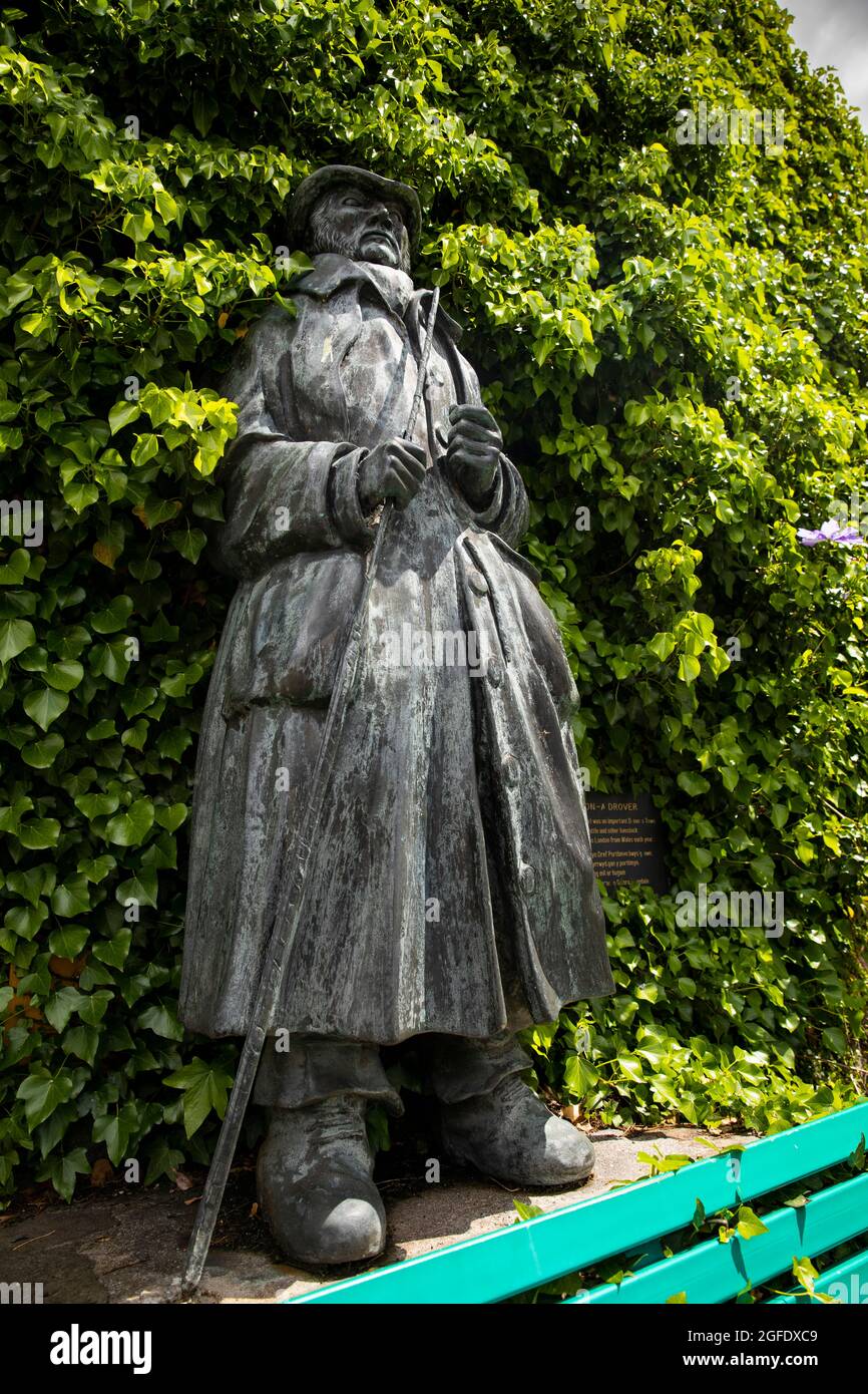 UK, Wales, Carmarthenshire, Llandovery, Drover statue outside town ...