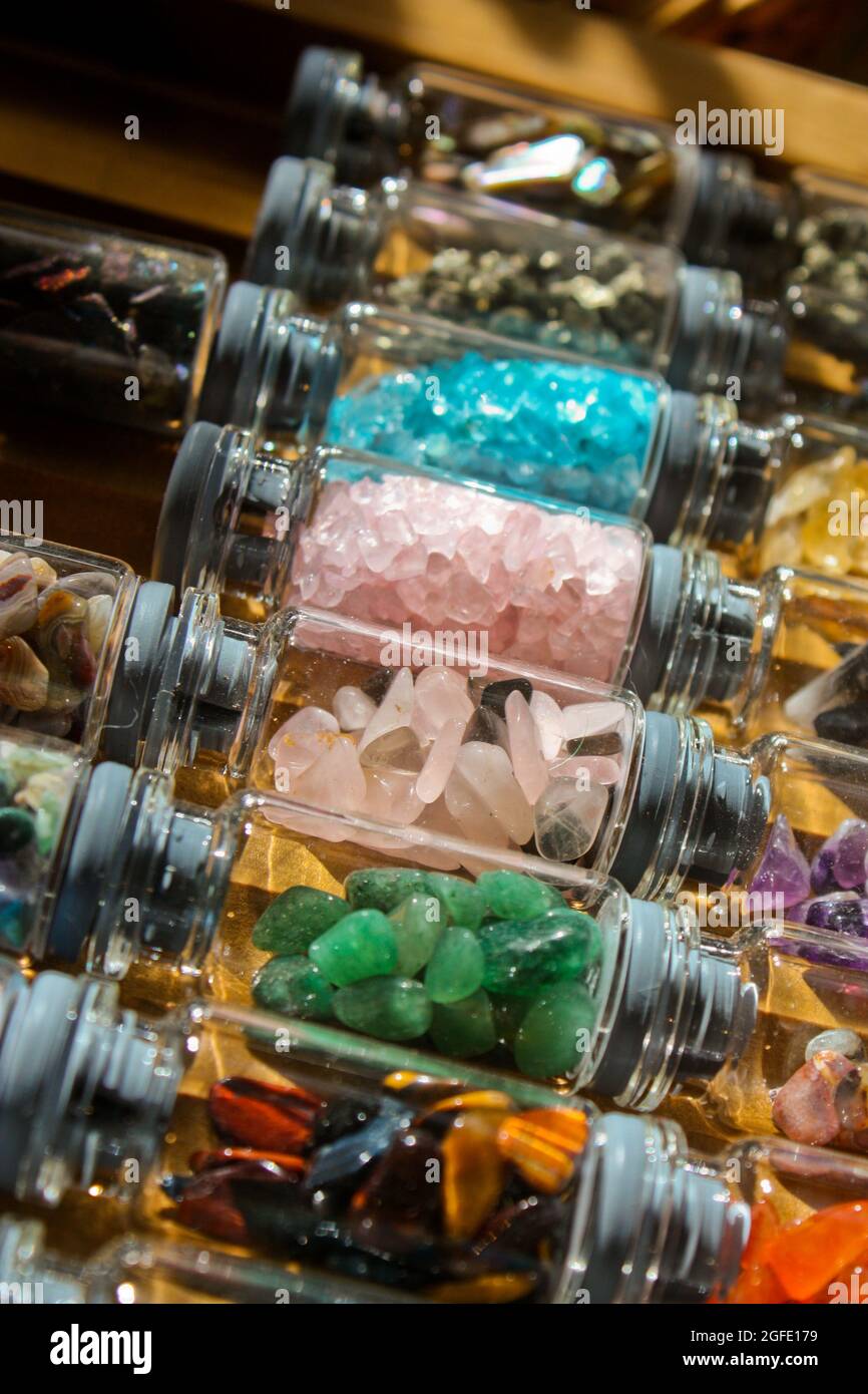 Small glass crystals hi-res stock photography and images - Alamy