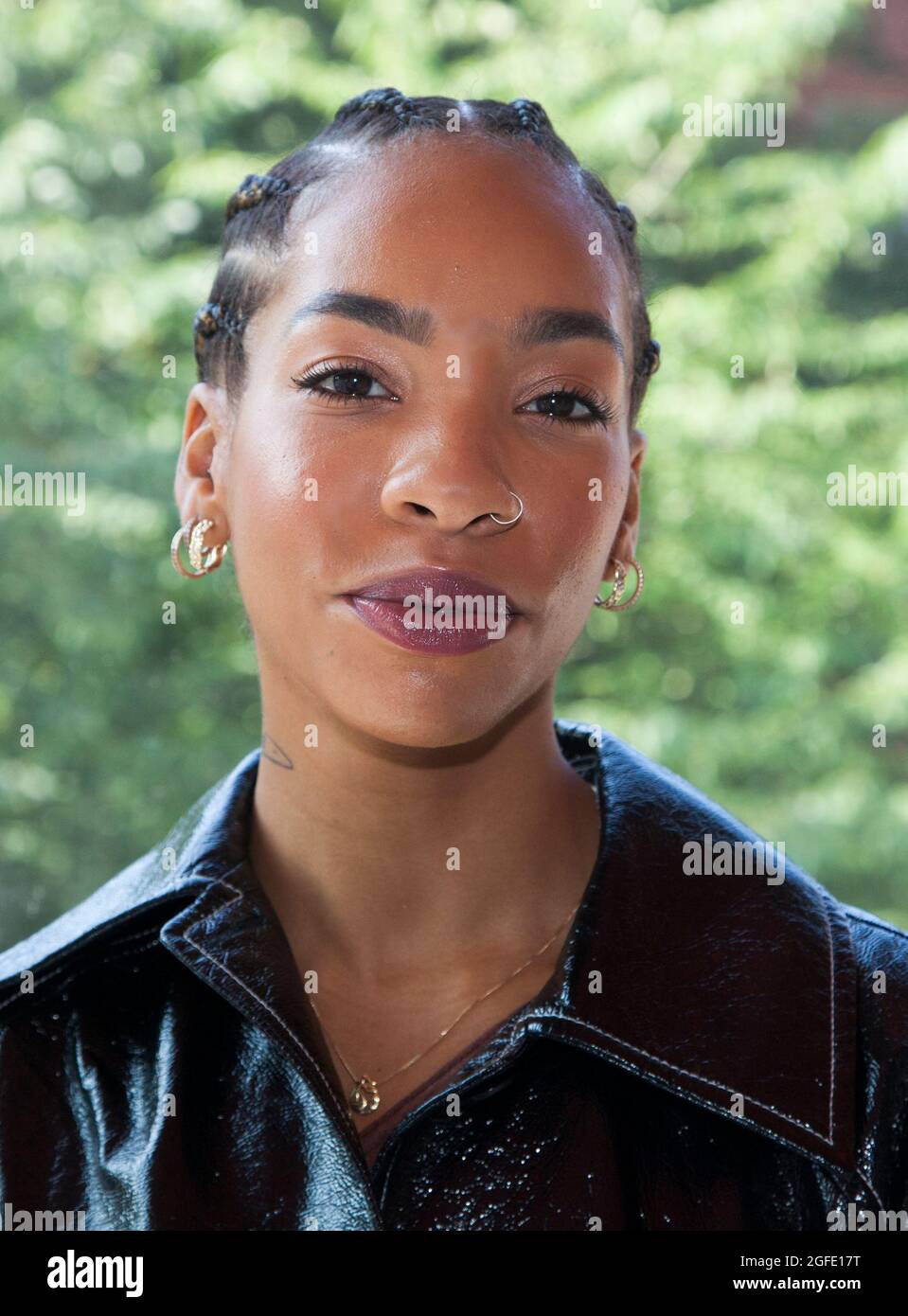 Singer gospel hi-res stock photography and images - Alamy