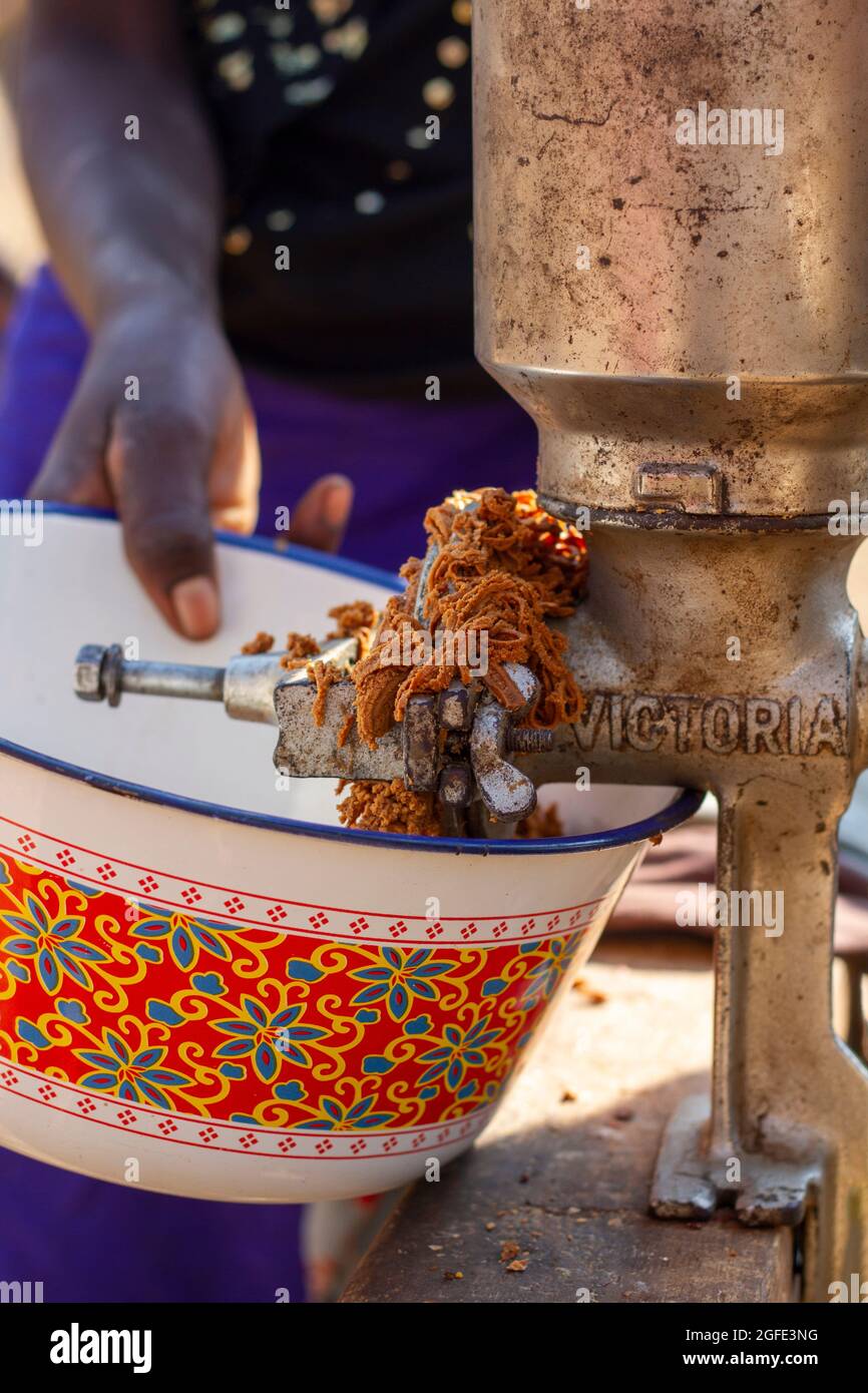 Senegal peanuts hi-res stock photography and images - Alamy
