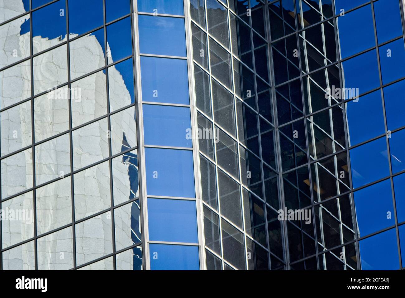 Skylight office tower hi-res stock photography and images - Alamy
