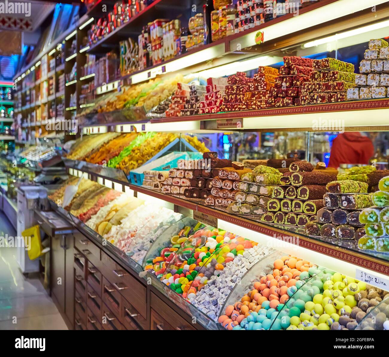 Traditional turkish delights sweets at the Grand Bazaar in Istanbul ...