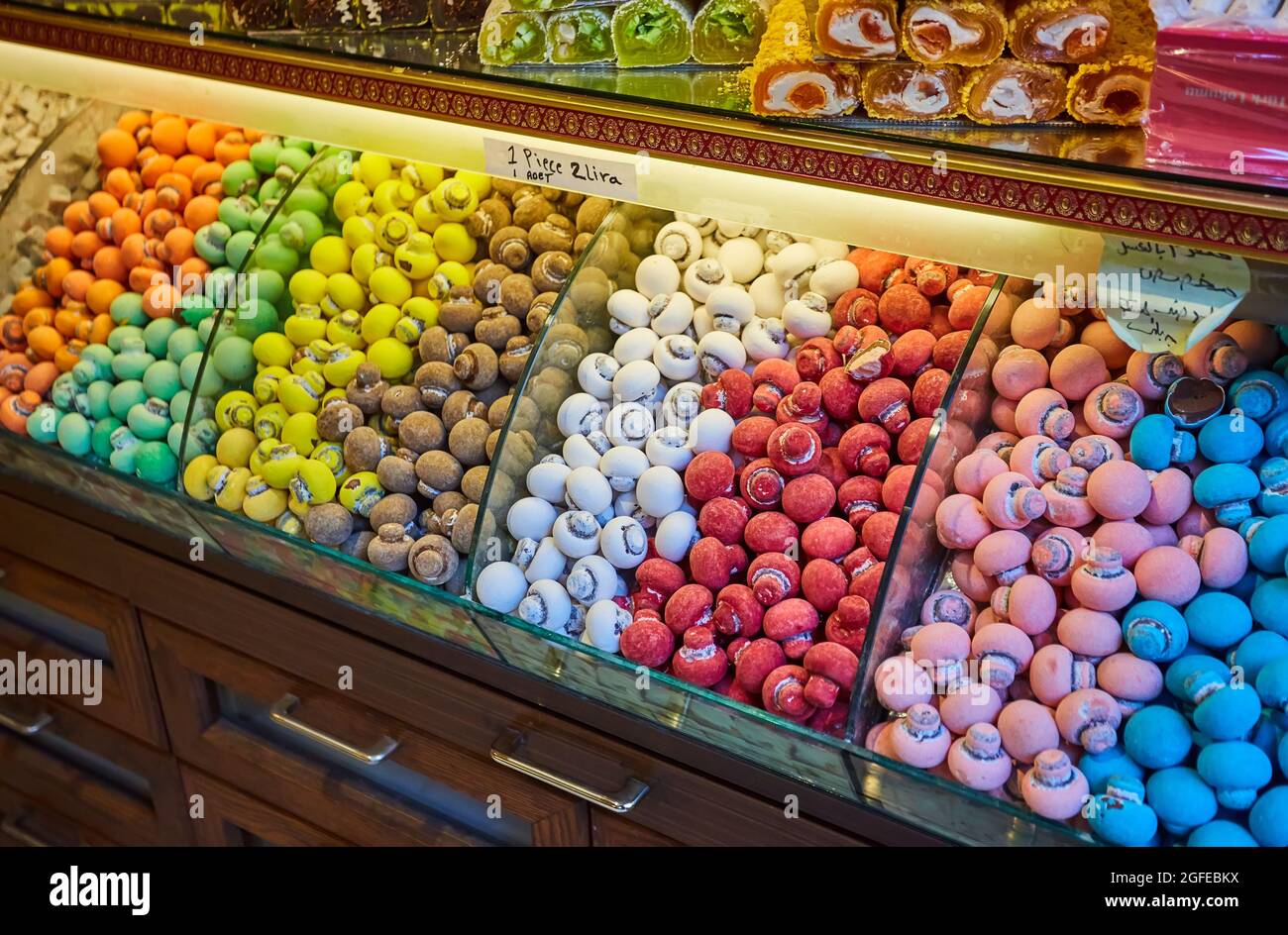 Traditional turkish delights sweets at the Grand Bazaar in Istanbul ...