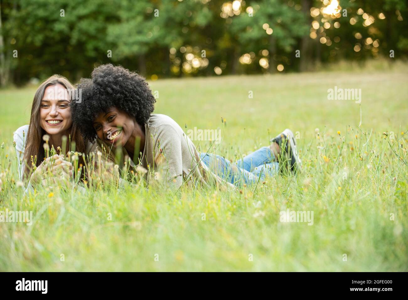 Legs crossed at ankles hi-res stock photography and images - Alamy
