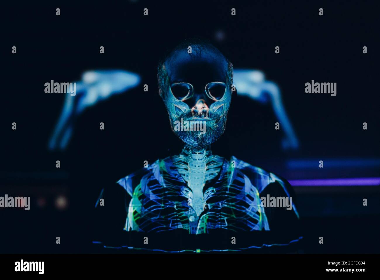 Skeleton costume man hi-res stock photography and images - Alamy