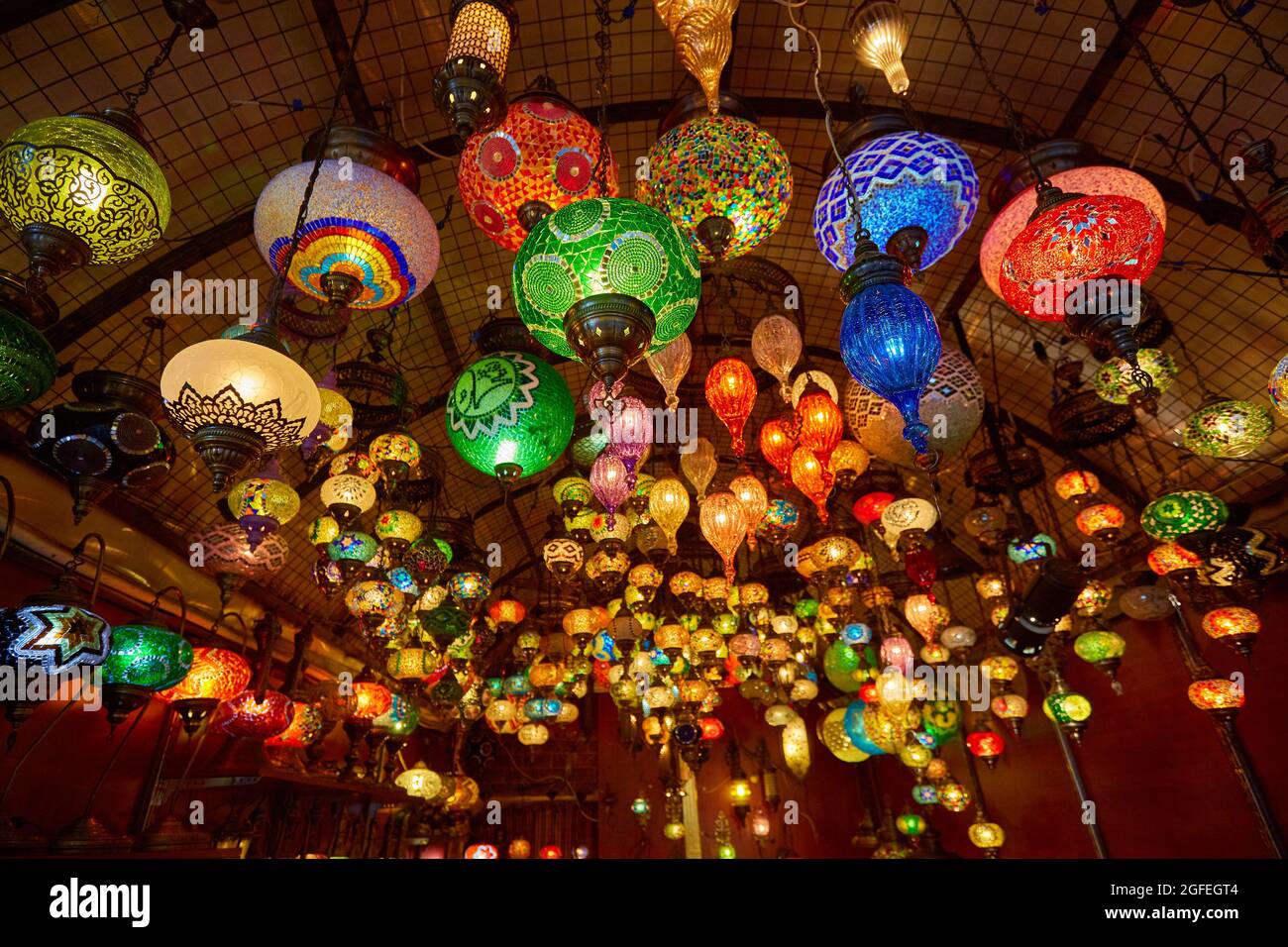 Arabic lanterns hi-res stock photography and images - Alamy