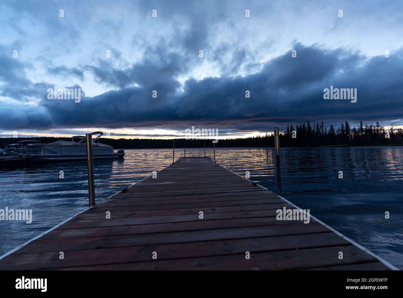 Waskesiu lake hi-res stock photography and images - Alamy
