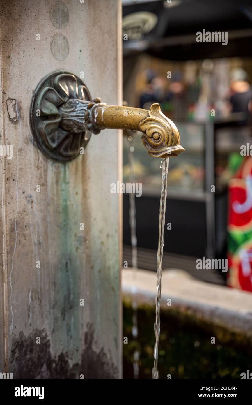 Ancient fountain brass tap hi-res stock photography and images - Alamy