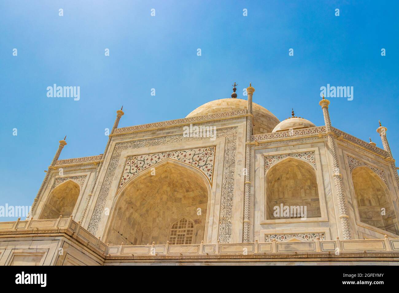 Taj Mahal in Agra India Mogul marble mausoleum amazing architecture and ...
