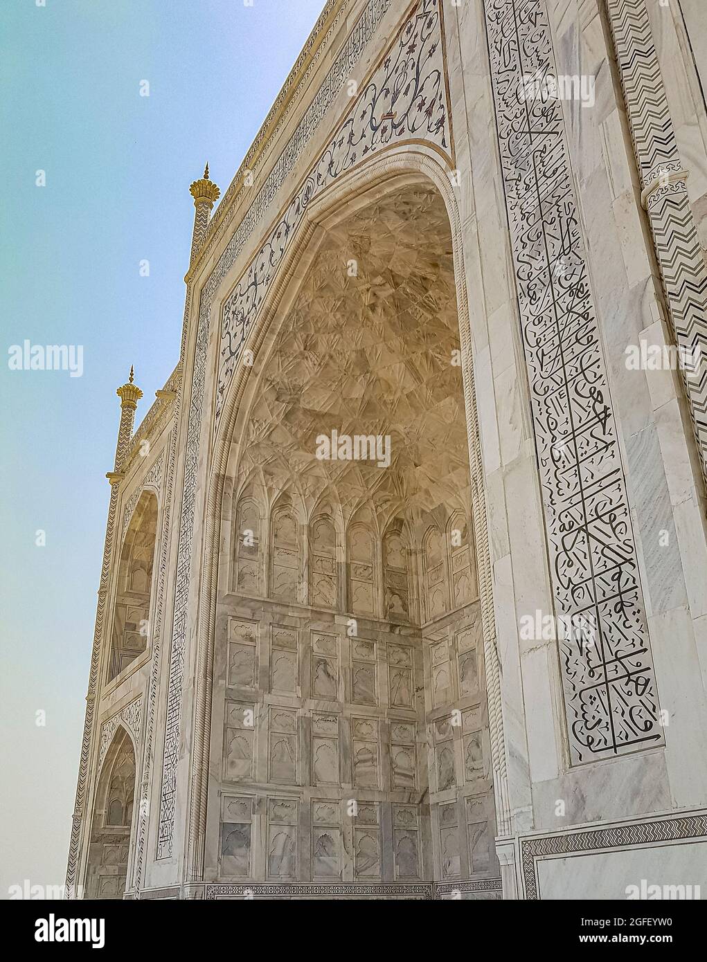 Taj Mahal in Agra India Mogul marble mausoleum amazing architecture and ...