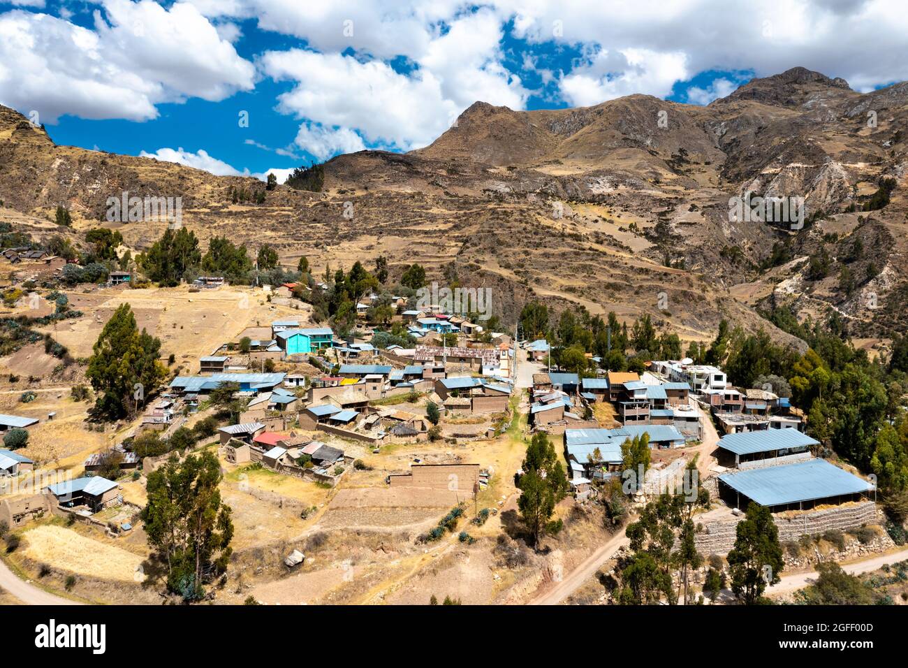 Aerial view of a village in the Peruvian Andes Stock Photo - Alamy