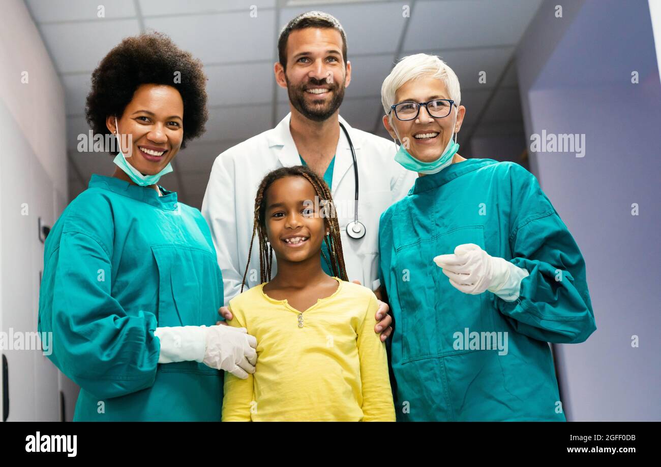 Child at doctors hi-res stock photography and images - Alamy