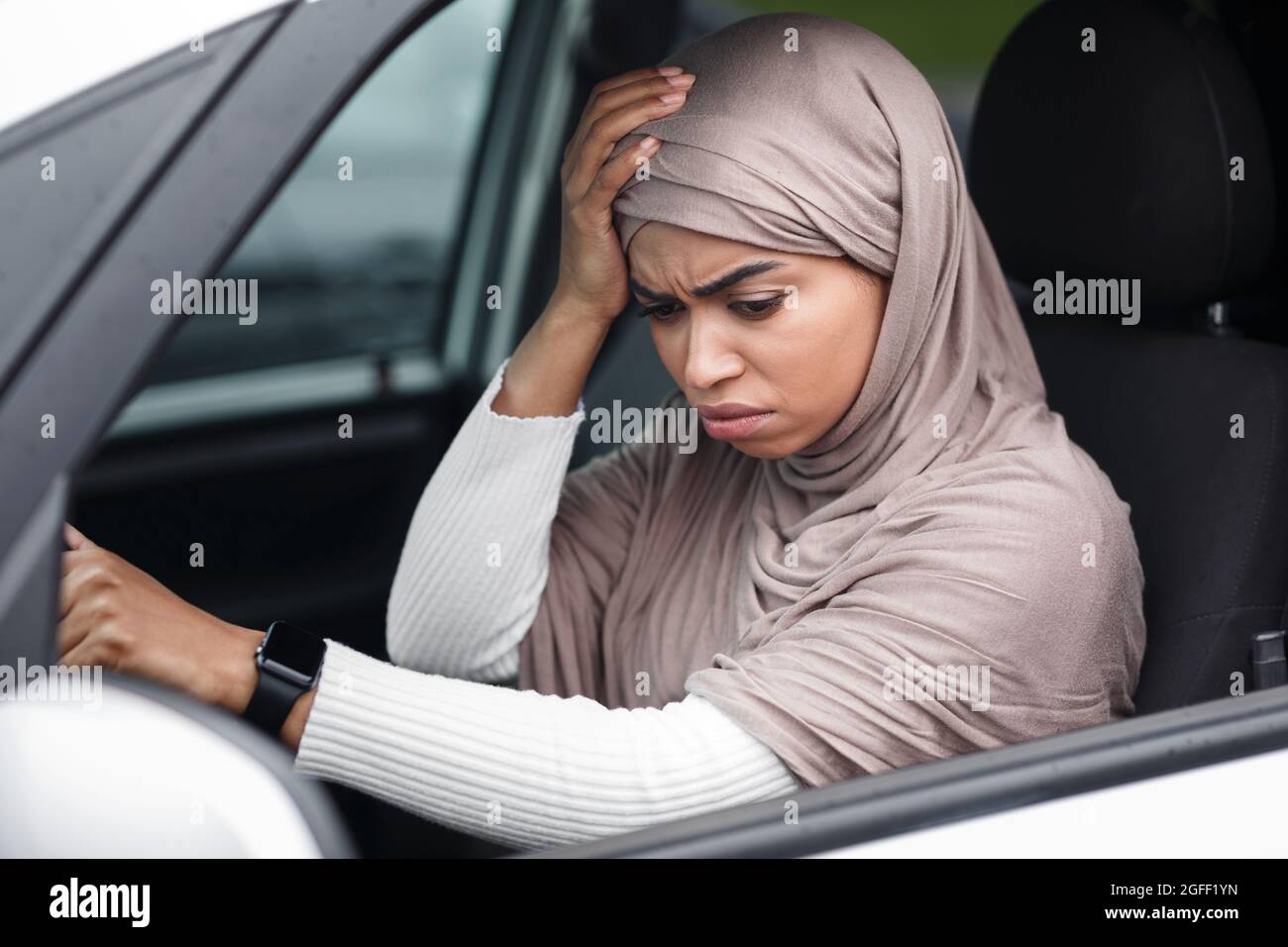 Injury in accident, auto incident, problems on road and pain Stock ...