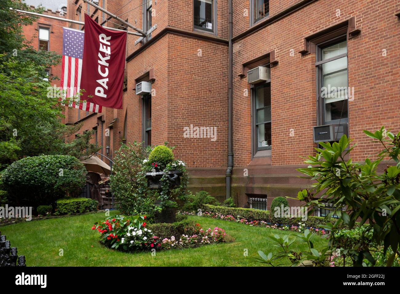 Packer Collegiate institute in downtown Brooklyn NYC Stock Photo - Alamy