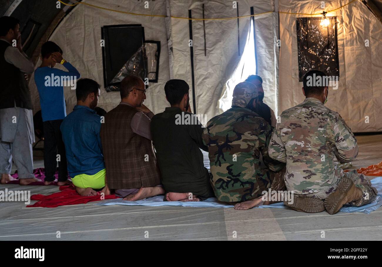 Imam ali air base u hi-res stock photography and images - Alamy