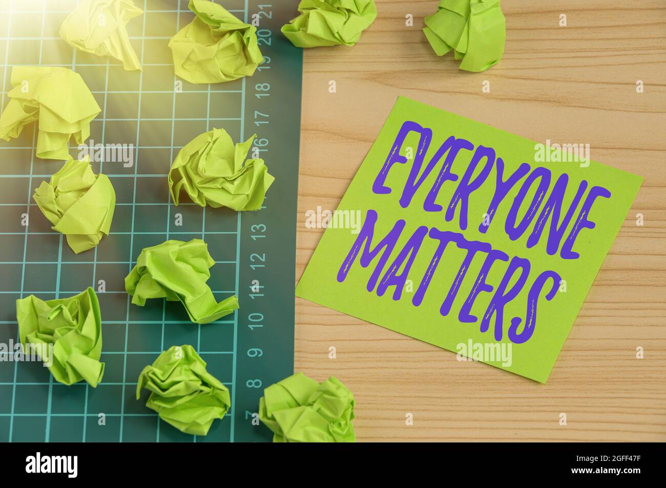 Text showing inspiration Everyone Matters. Business idea everything ...