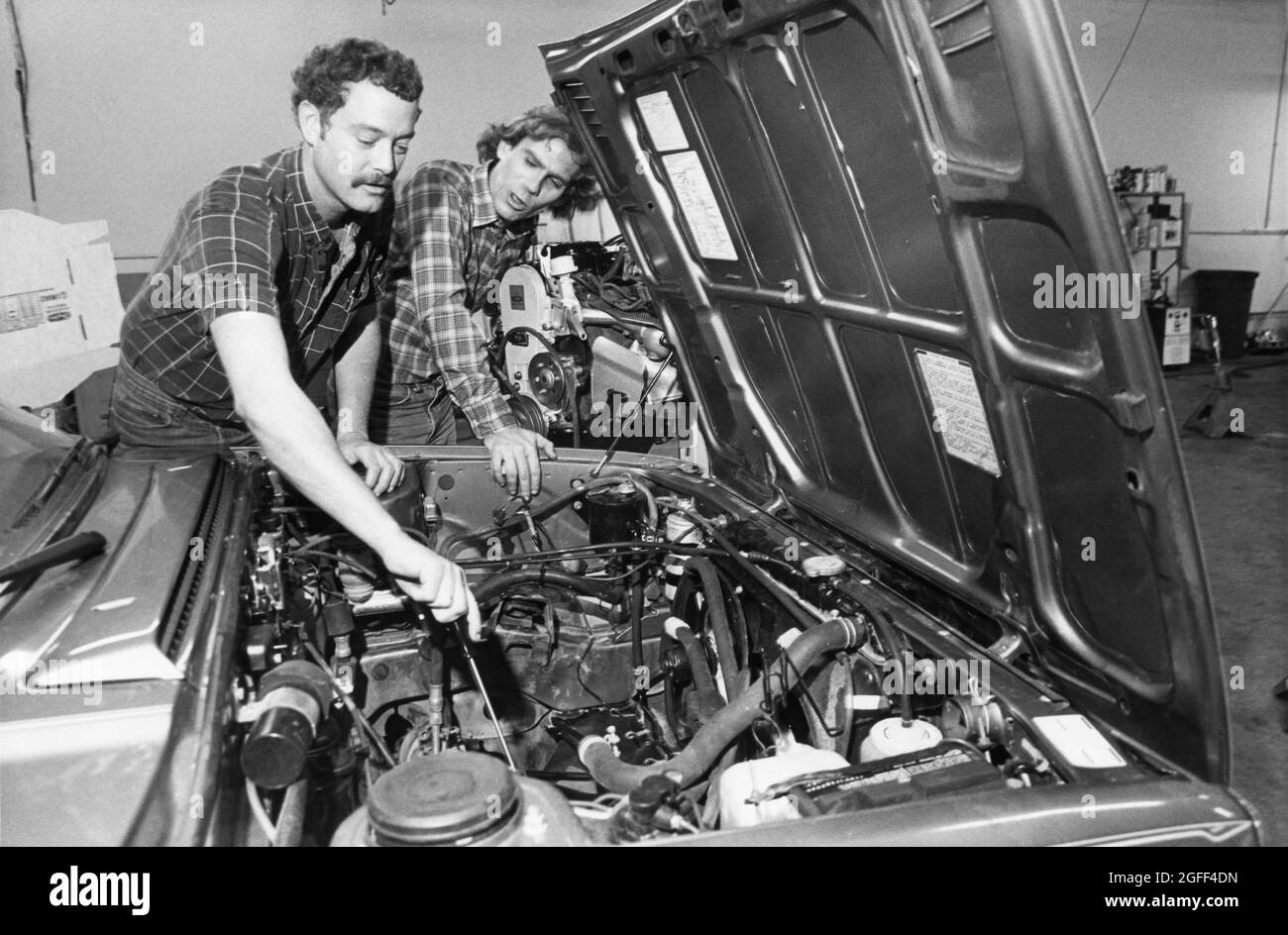 Foreign car repair specialist hi-res stock photography and images - Alamy