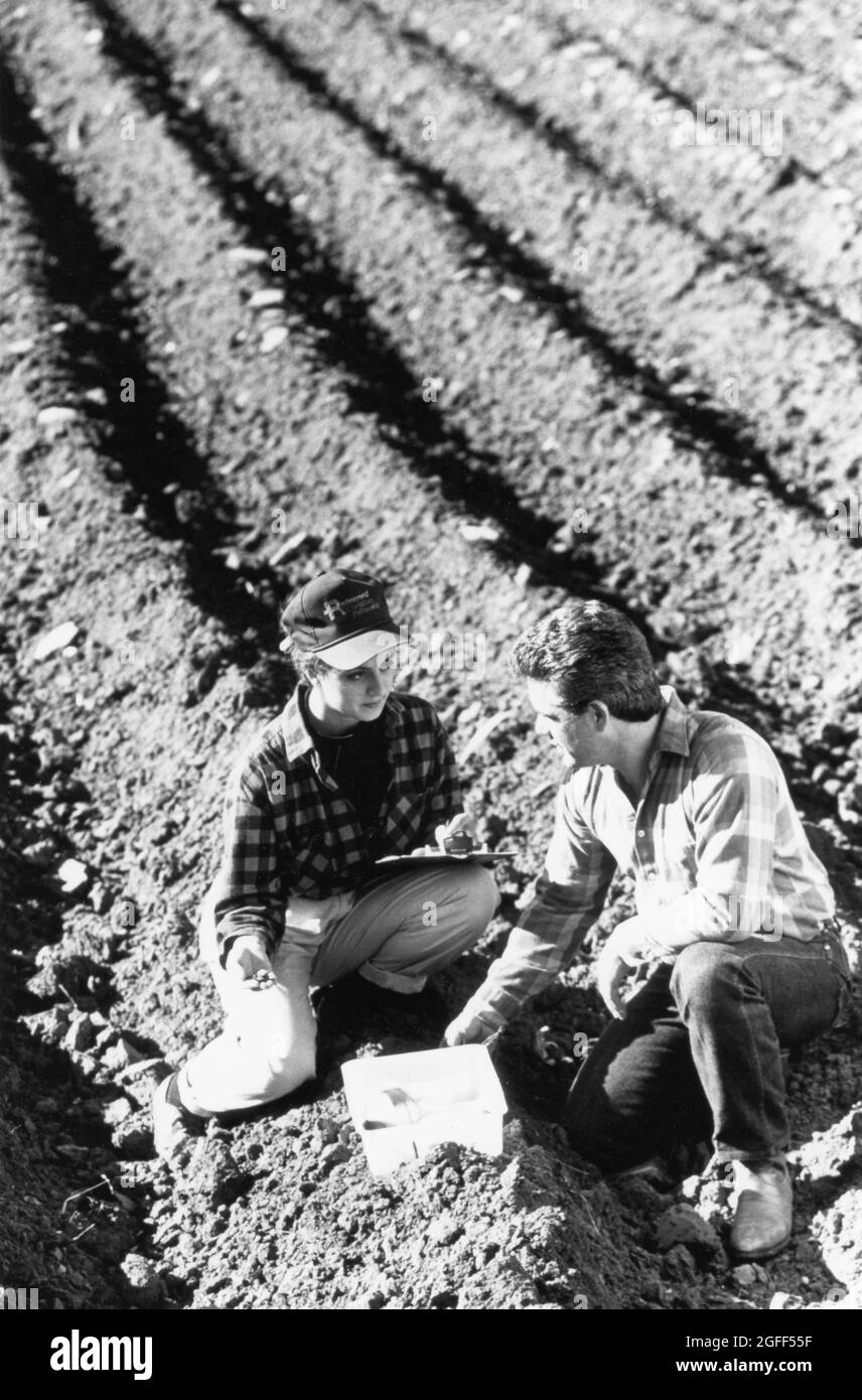 Research in field Black and White Stock Photos & Images - Alamy