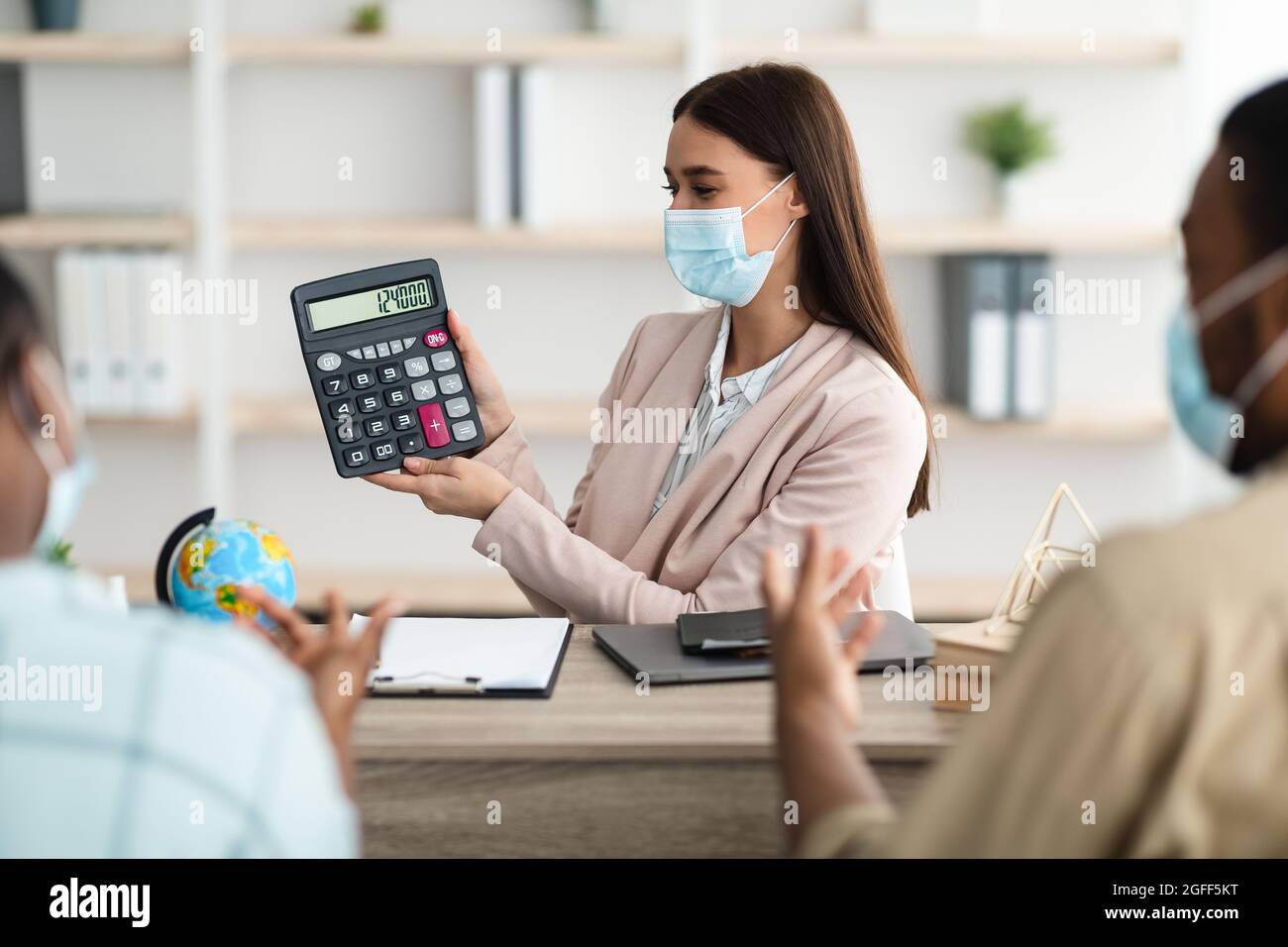 Price calculator hi-res stock photography and images - Alamy