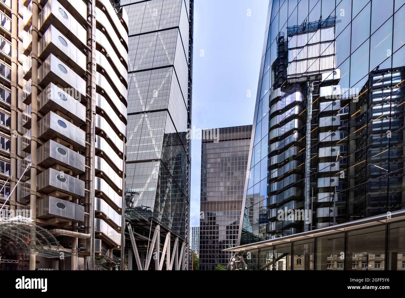 Willis towers watson hi-res stock photography and images - Alamy